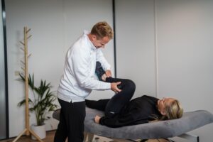 Corpus liberum knie: oorzaken en behandeling | FysioEffect